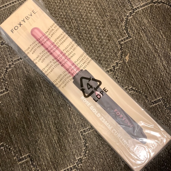 Foxy Bae | Hair | Nwt Foxy Bae Rose Gold 25mm Curling Wand | Poshmark